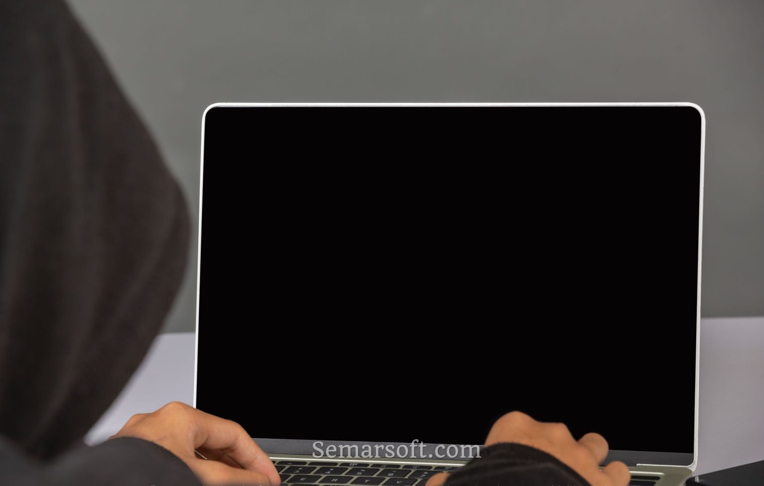 Mengatasi Laptop Layar Hitam: Penyebab beserta Solusinya - Semarsoft